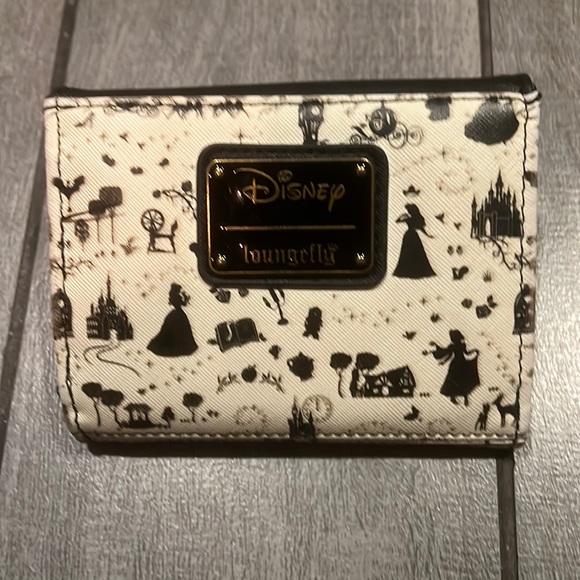 Disney | Bags | Loungefly Disney Princesses All Over Pattern Trifold ...